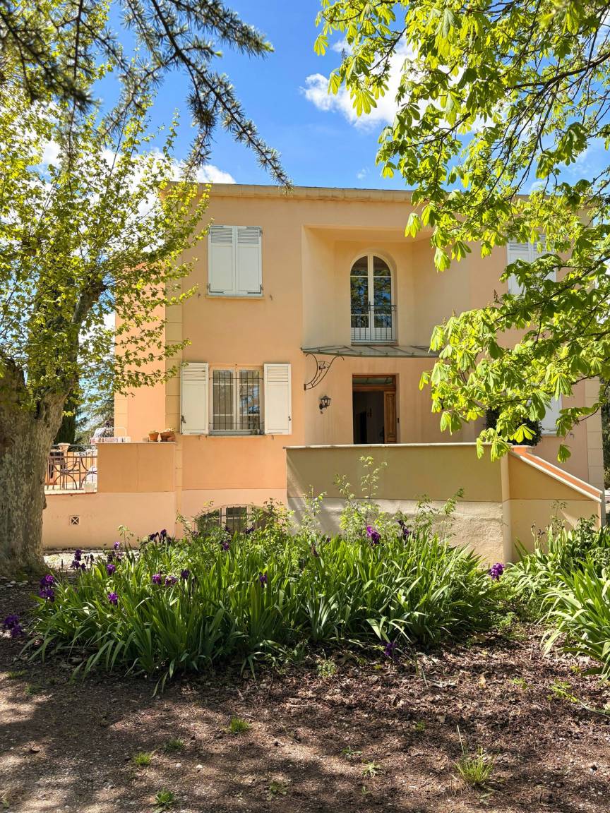 250 M² Maison De Vacances ∙ 6 Chambres ∙ 10 Personnes - Oraison