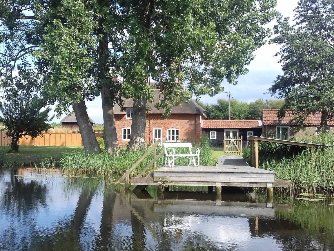 Cottage ∙ 6 Bedrooms ∙ 12 Guests - Wroxham