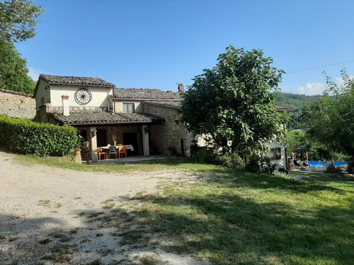 300 M² Ferienhaus ∙ 5 Schlafzimmer ∙ 13 Gäste - Urbino