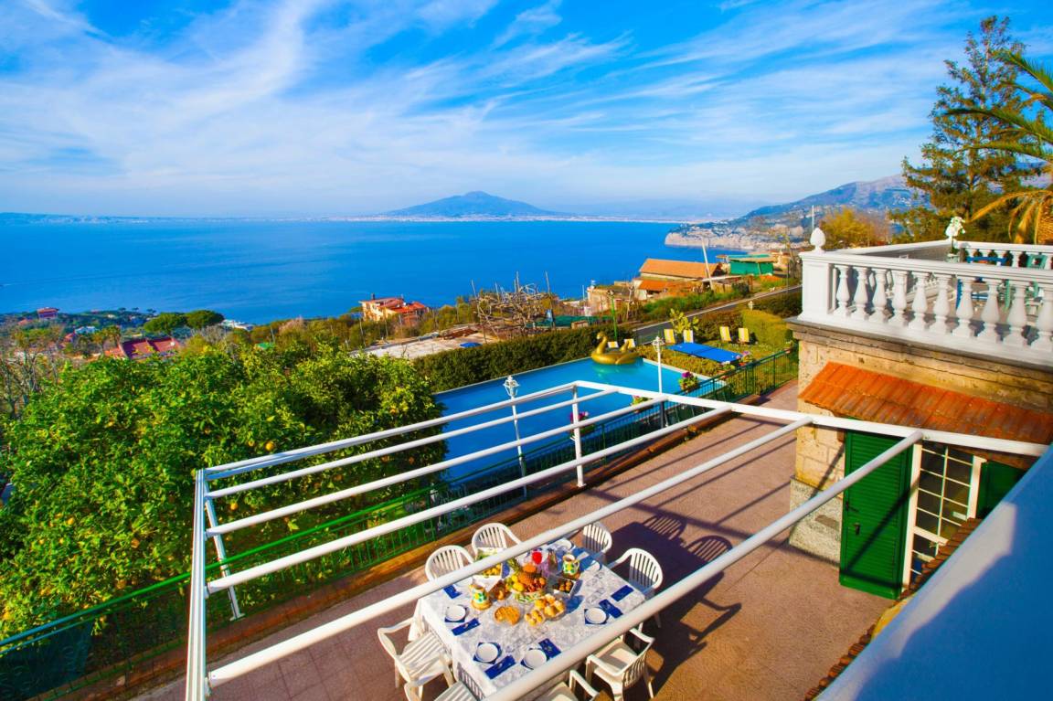 170 M² Villa ∙ 4 Bedrooms ∙ 11 Guests - Sorrento