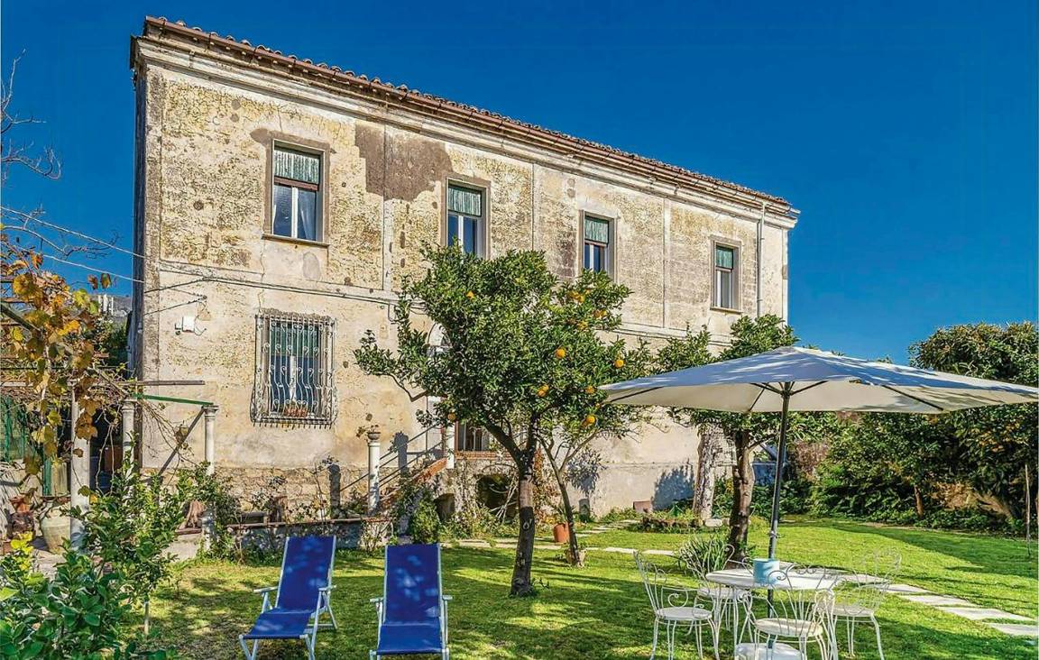 150 M² Talo ∙ 2 Makuuhuonetta ∙ 6 Vierasta - Salerno