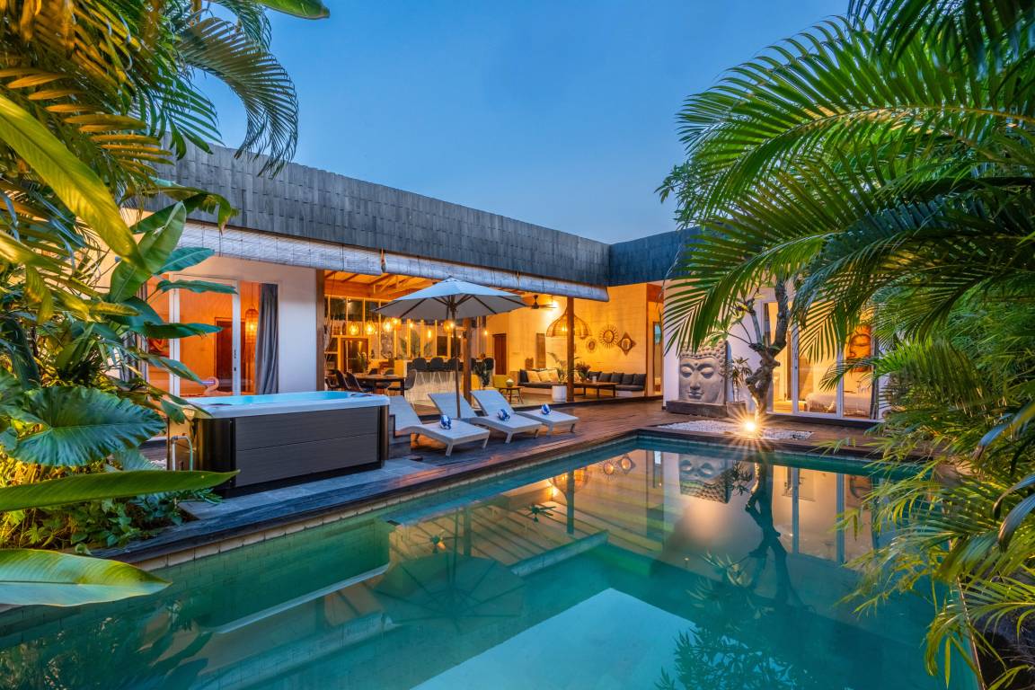 250 M² Villa ∙ 3 Habitaciones ∙ 6 Huéspedes - Canggu