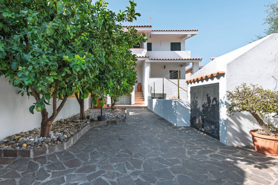 150 M² Huis ∙ 2 Slaapkamers ∙ 4 Gasten - Orosei