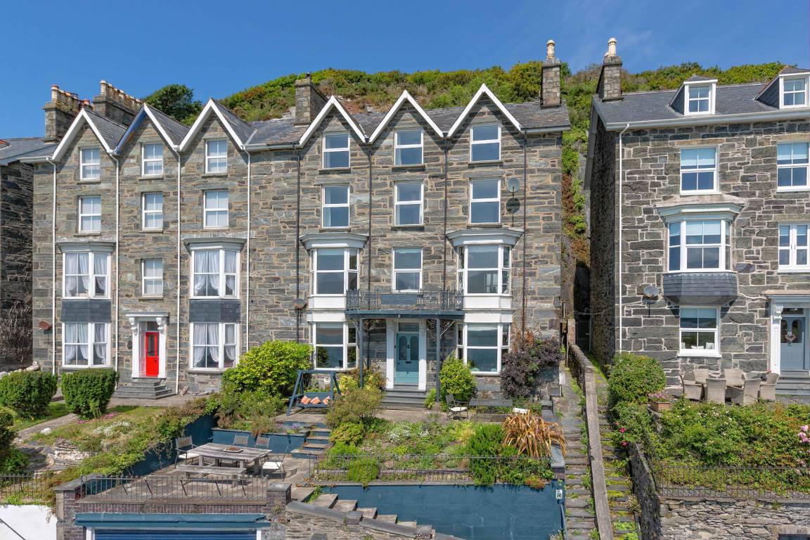 Cottage ∙ 10 Bedrooms ∙ 20 Guests - Barmouth