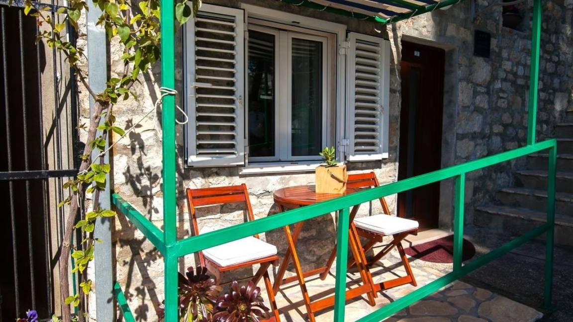 22 M² Hotel ∙ 1 Schlafzimmer ∙ 2 Gäste - Bol