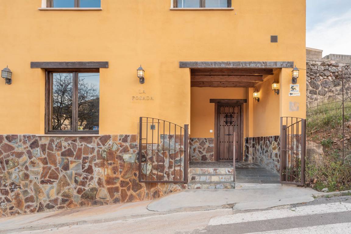 400 M² House ∙ 7 Bedrooms ∙ 20 Guests - Chulilla