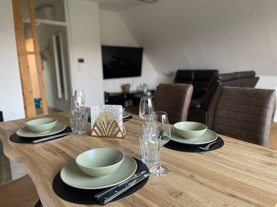 93 M² Apartamento ∙ 3 Habitaciones ∙ 6 Huéspedes - Greven