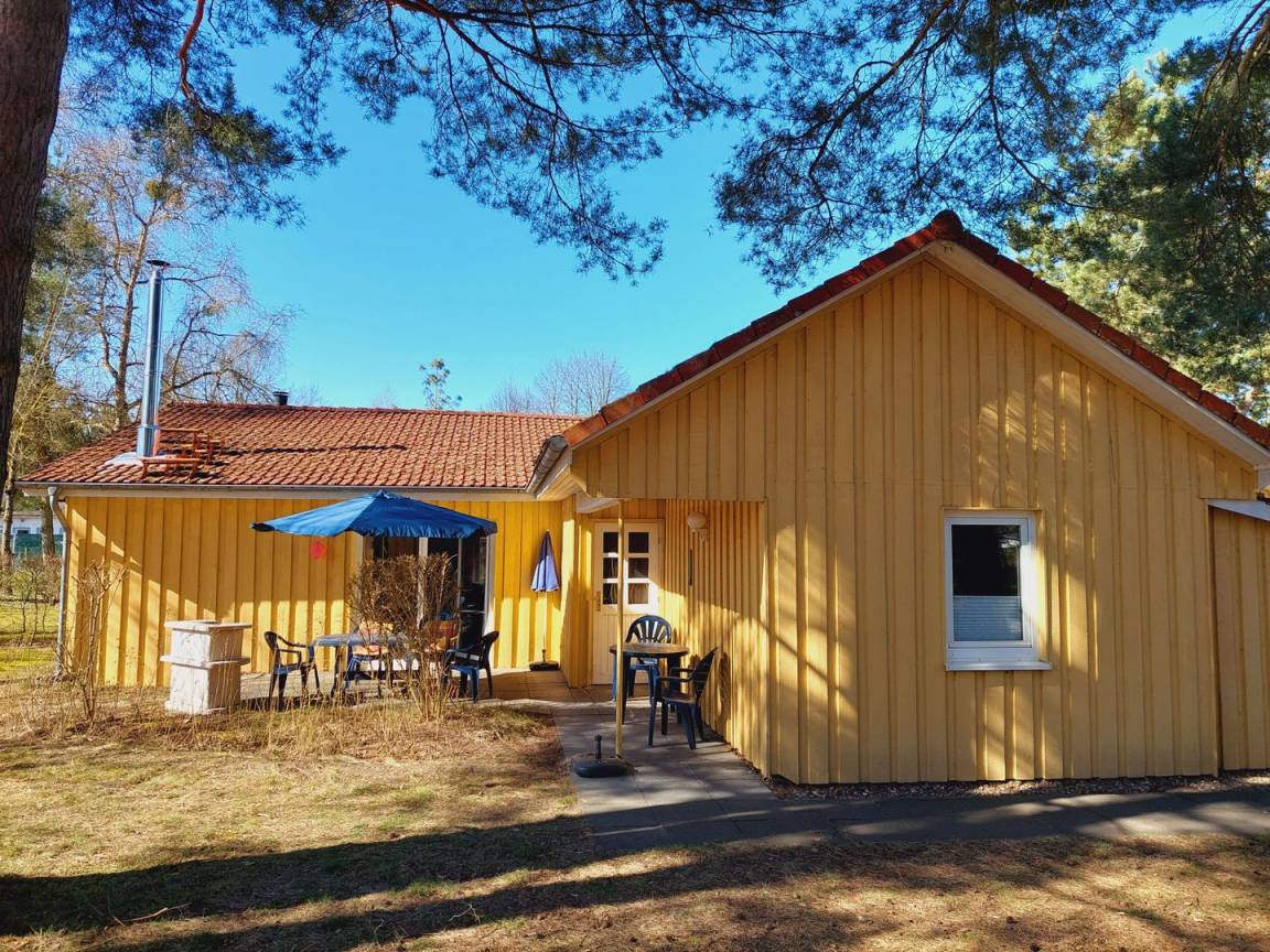 75 M² Ferienhaus ∙ 2 Schlafzimmer ∙ 4 Gäste - Kratzeburg