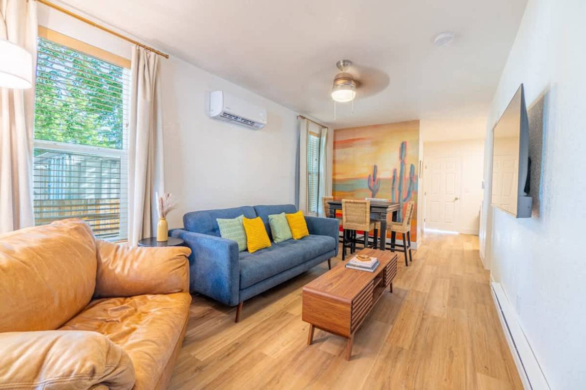 111 M² House ∙ 2 Bedrooms ∙ 4 Guests - Reno, NV