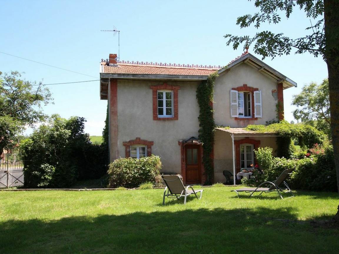 79 M² Cottage ∙ 3 Bedrooms ∙ 6 Guests - Auvergne