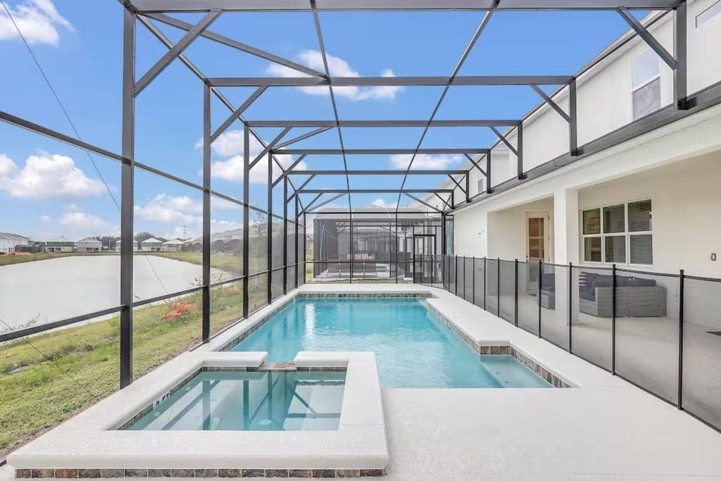 Villa ∙ 15 Bedrooms ∙ 37 Guests - Kissimmee, FL