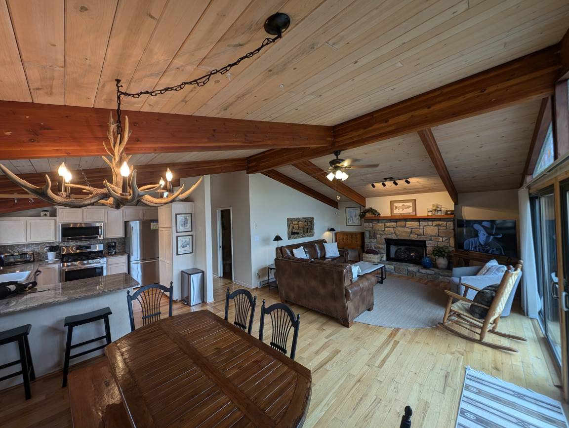 255 M² Cabin ∙ 4 Bedrooms ∙ 13 Guests - Banner Elk, NC