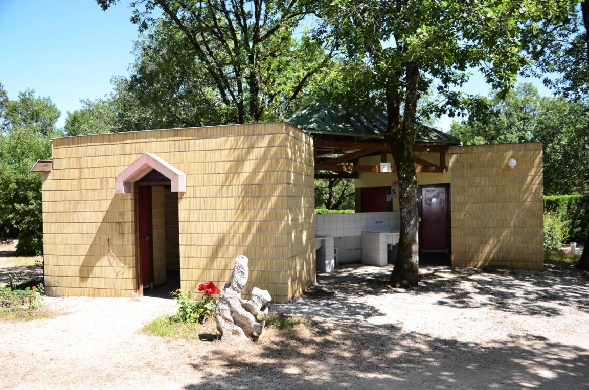 30 M² Chalet ∙ 2 Slaapkamers ∙ 4 Gasten - Lot