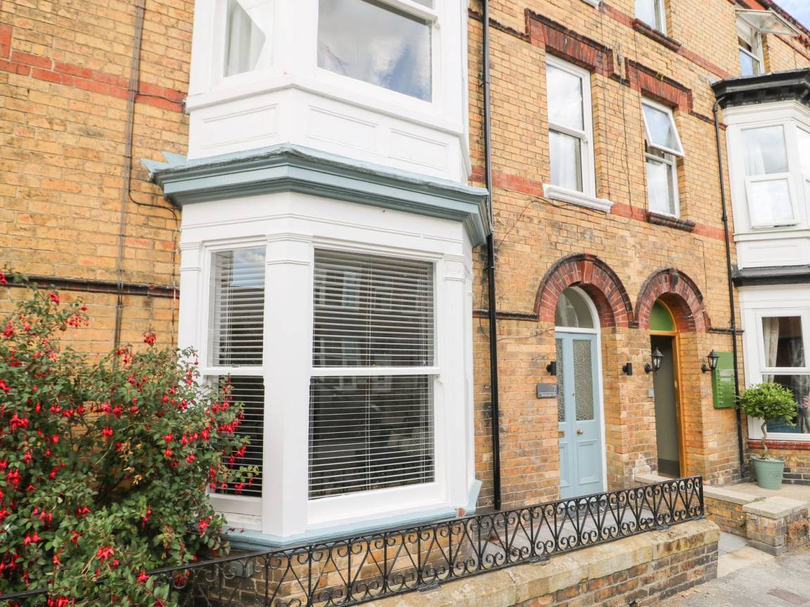 Cottage ∙ 7 Bedrooms ∙ 14 Guests - Filey