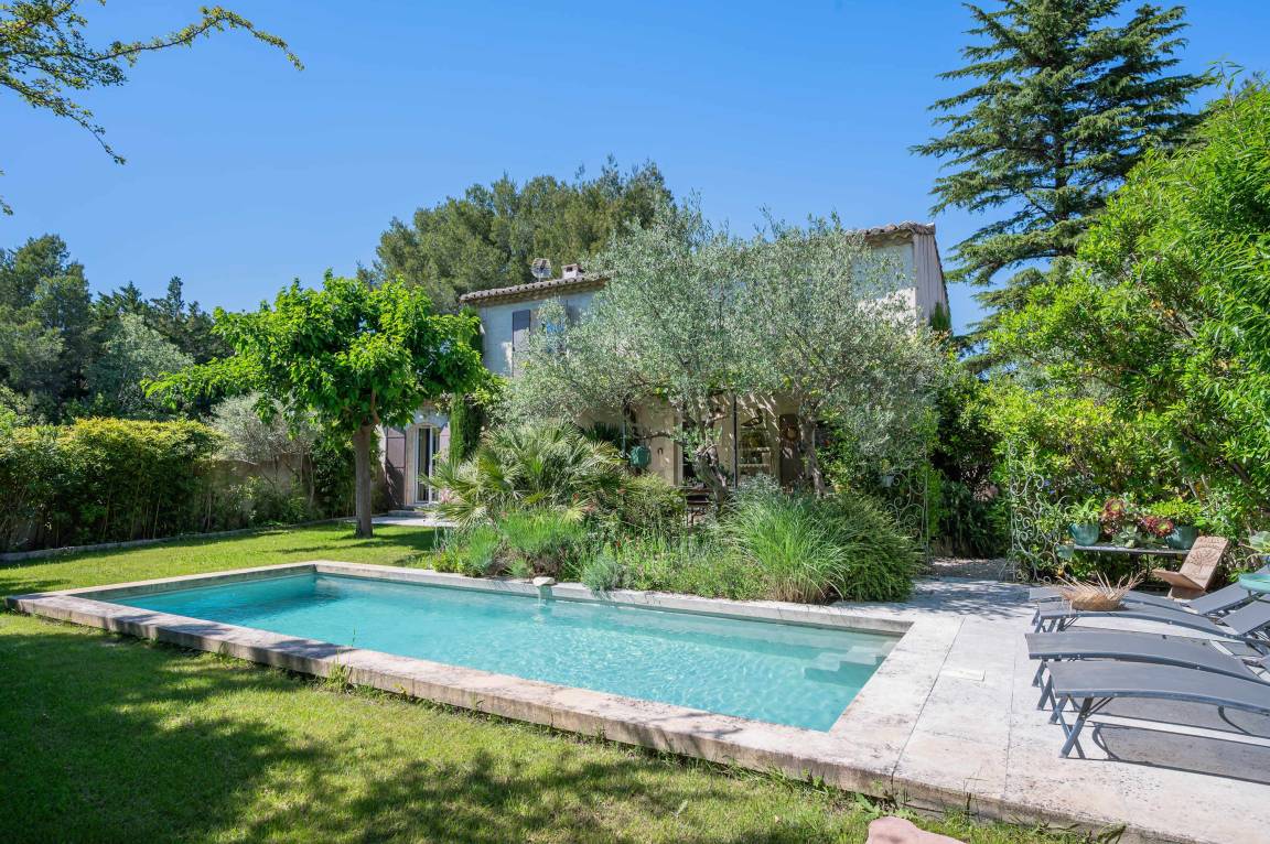 Maison De Vacances ∙ 5 Chambres ∙ 10 Personnes - Fontvieille