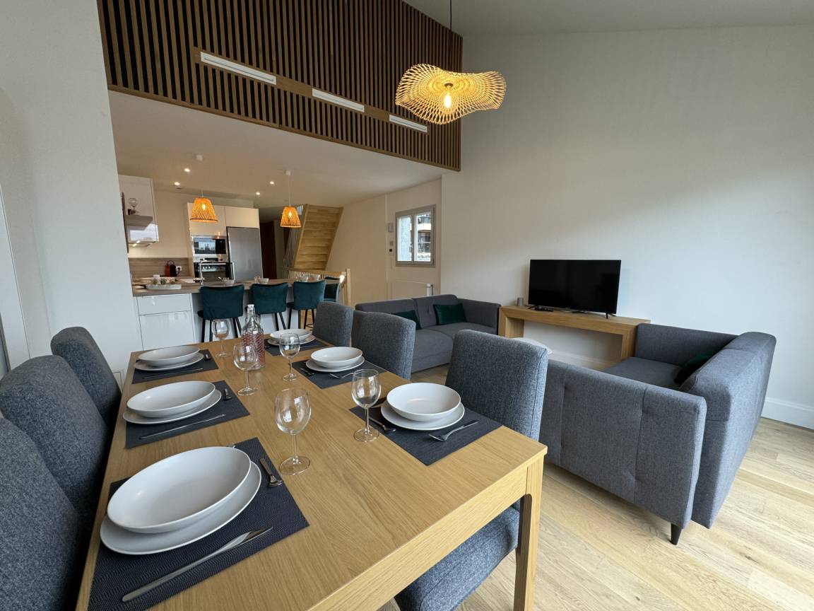 110 M² Apartment ∙ 4 Bedrooms ∙ 8 Guests - Le Mans