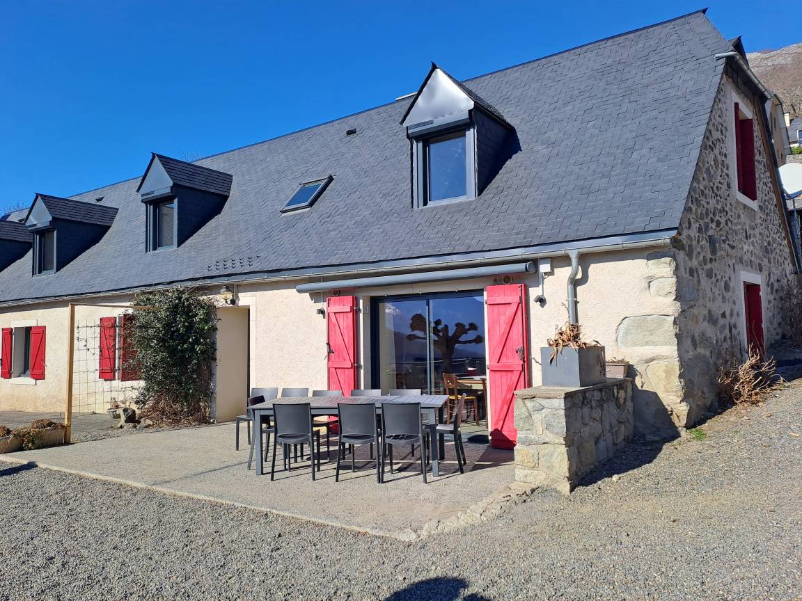 110 M² Gîte ∙ 3 Chambres ∙ 10 Personnes - Hautes-Pyrénées