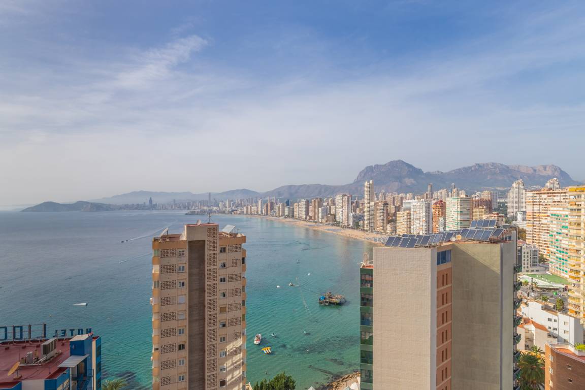 75 M² Apartamento ∙ 2 Habitaciones ∙ 7 Huéspedes - Benidorm
