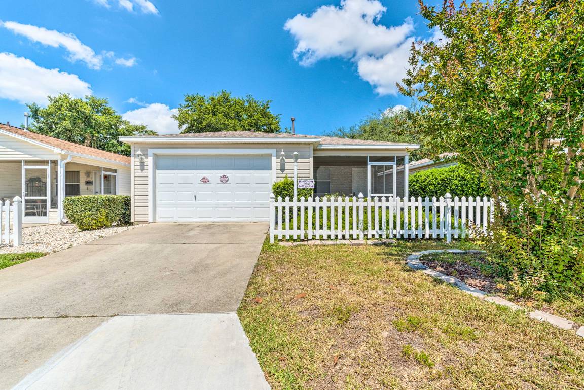 111 M² House ∙ 2 Bedrooms ∙ 4 Guests - The Villages, FL