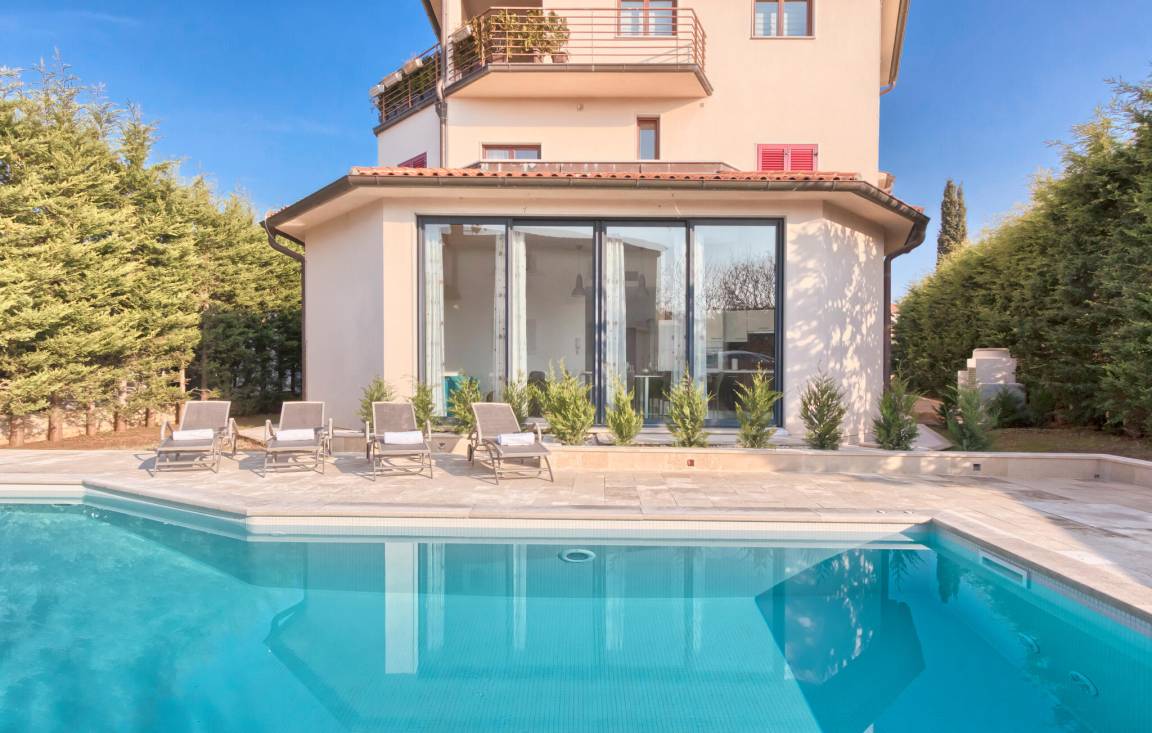 82 M² Apartment ∙ 2 Bedrooms ∙ 6 Guests - Pula