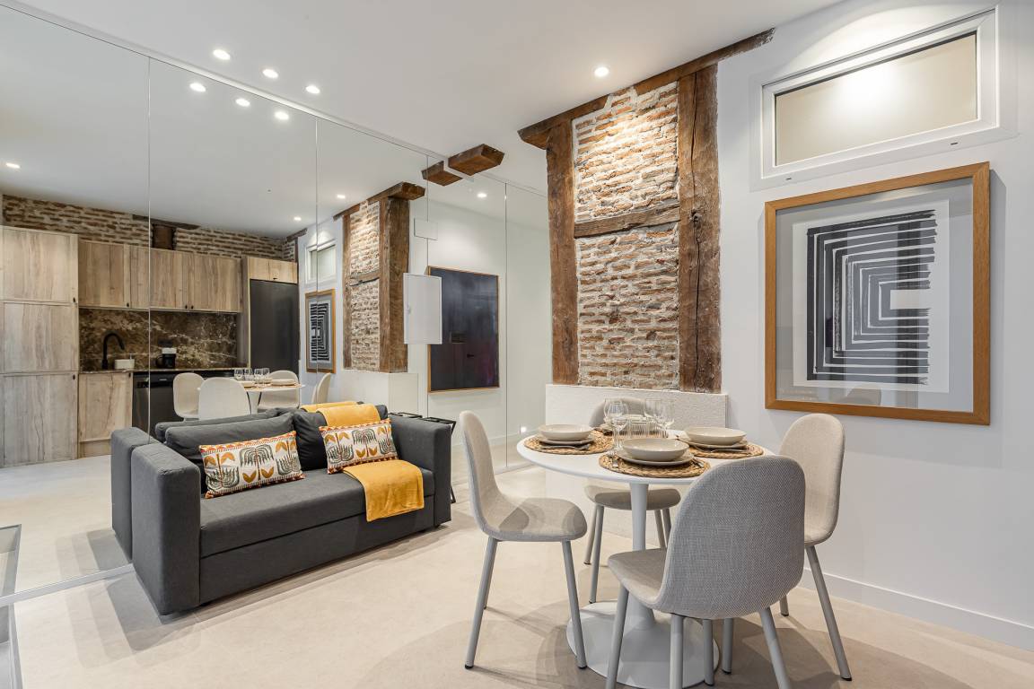 80 M² Lägenhet ∙ 2 Sovrum ∙ 4 Gäster - Madrid