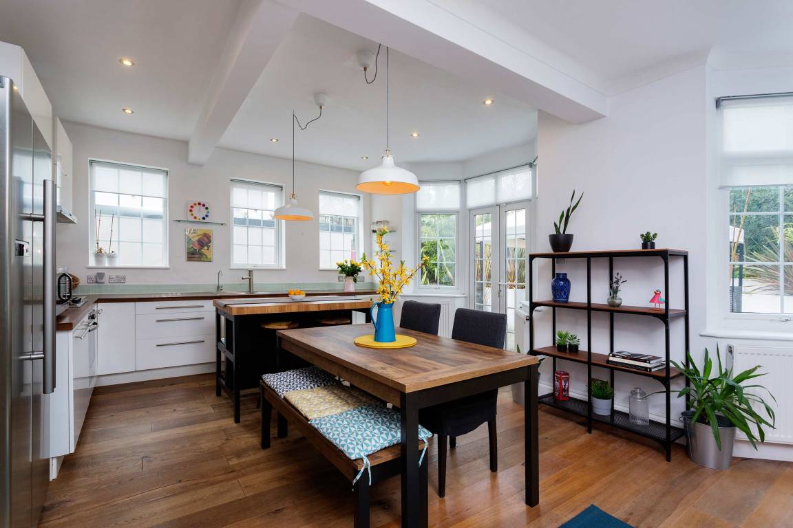 133 M² House ∙ 4 Bedrooms ∙ 8 Guests - Barnes