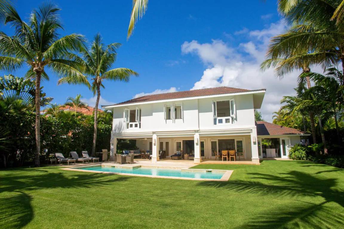 500 M² Villa ∙ 4 Bedrooms ∙ 10 Guests - Punta Cana