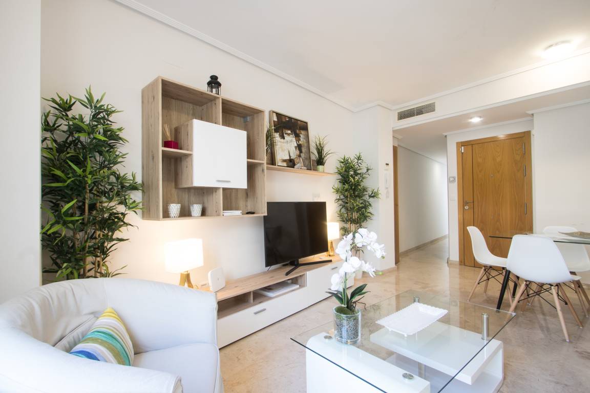 Apartamento ∙ 4 Habitaciones ∙ 8 Huéspedes - Alicante