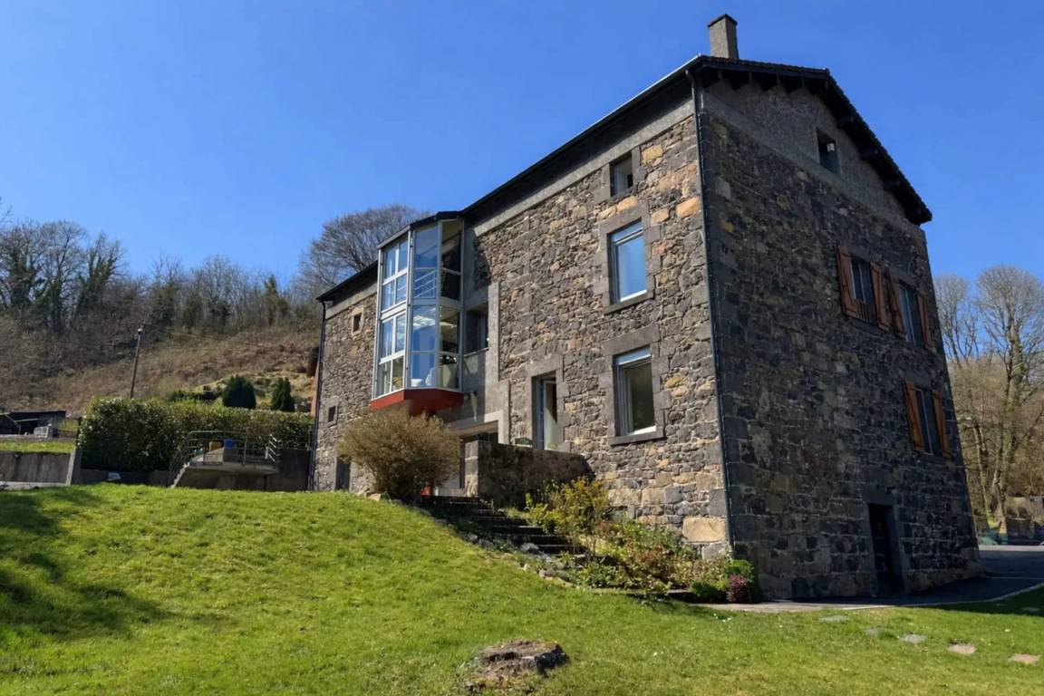 269 M² Maison De Vacances ∙ 5 Chambres ∙ 12 Personnes - Aydat