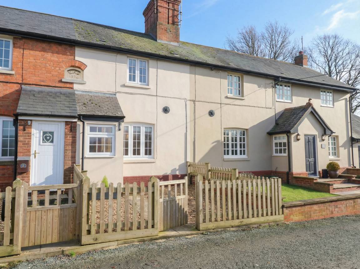 Cottage ∙ 2 Bedrooms ∙ 4 Guests - Leicestershire
