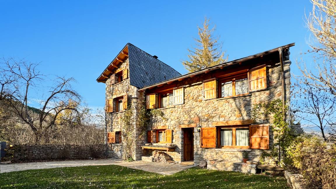 120 M² House ∙ 4 Bedrooms ∙ 8 Guests - Bagà