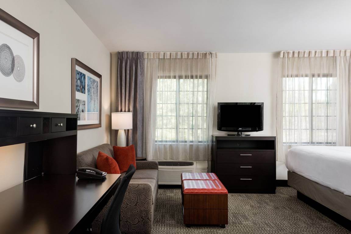 Studio Flat ∙ 1 Bedroom ∙ 2 Guests - Reston, VA