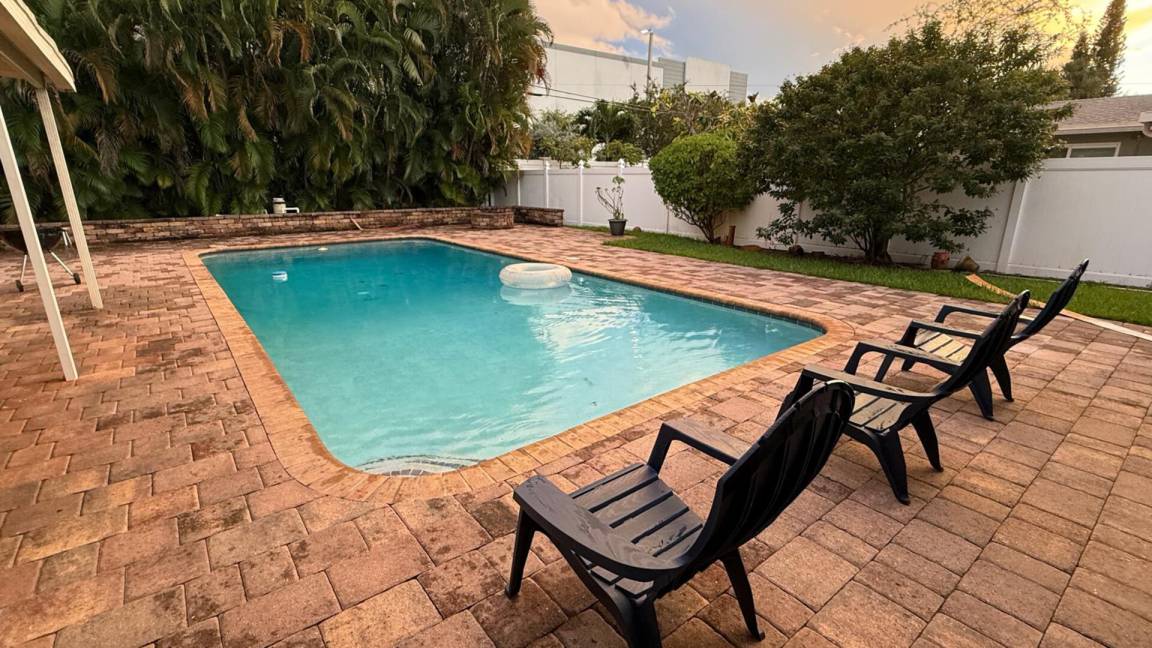 232 M² House ∙ 5 Bedrooms ∙ 16 Guests - Broward County, FL