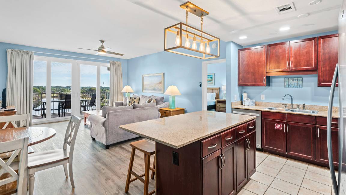 Apartment ∙ 2 Bedrooms ∙ 8 Guests - Panama City Beach, FL