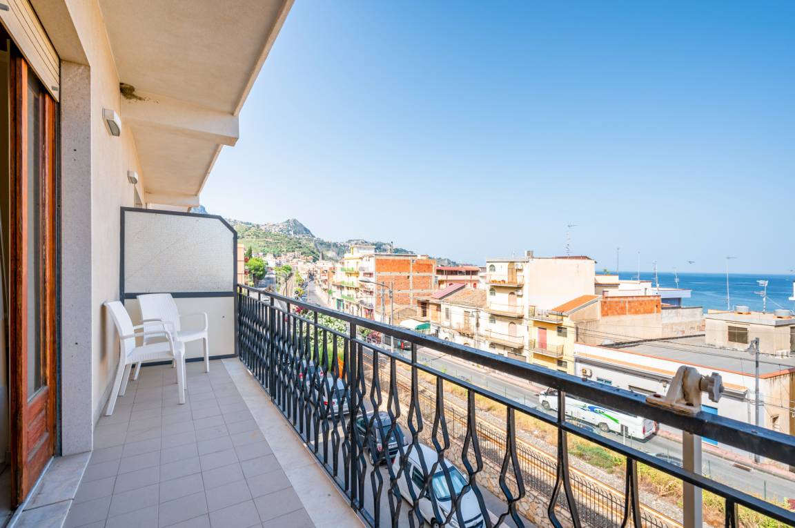 100 M² Appartement ∙ 2 Chambres ∙ 4 Personnes - Giardini-Naxos