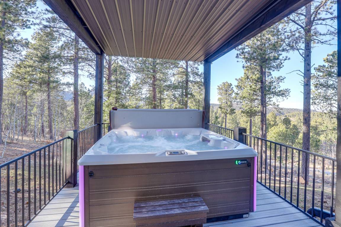 513 M² House ∙ 5 Bedrooms ∙ 12 Guests - Spearfish, SD