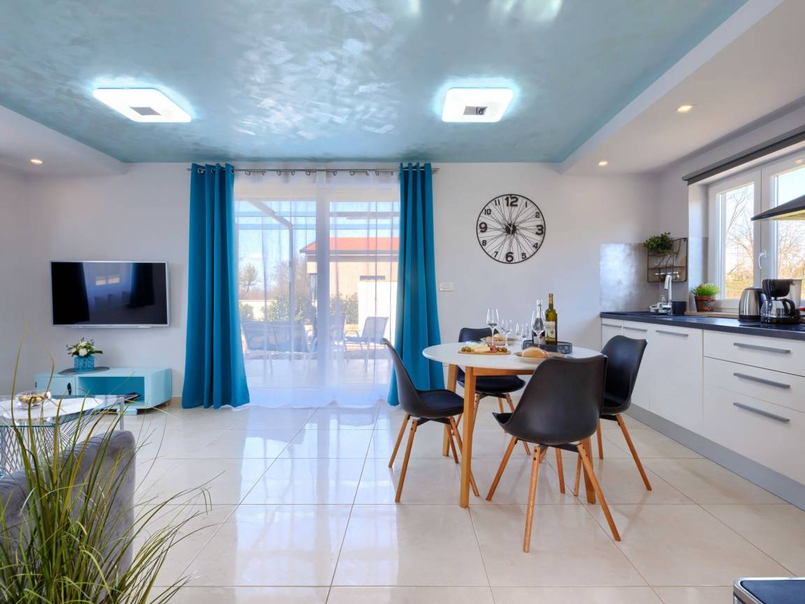 60 M² Ferienwohnung ∙ 1 Schlafzimmer ∙ 2 Gäste - Pazin