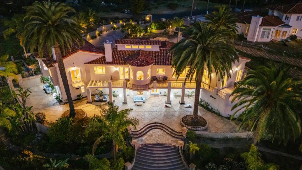 470 M² House ∙ 5 Bedrooms ∙ 20 Guests - Sabre Springs - San Diego
