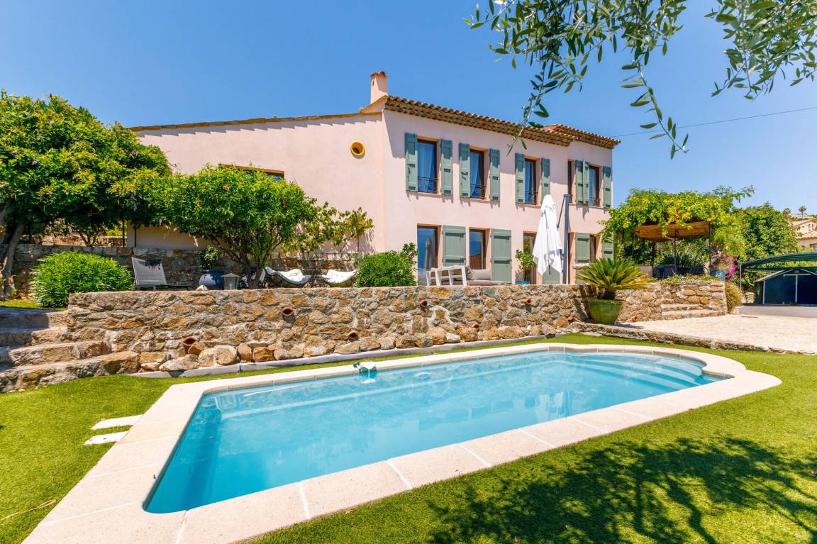 159 M² Villa ∙ 4 Chambres ∙ 10 Personnes - Antibes