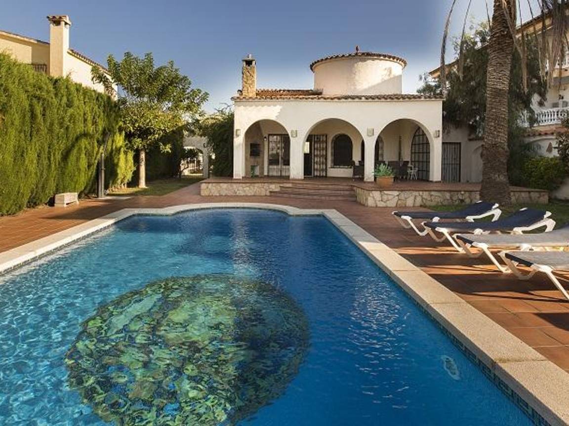 90 M² Casa Rural ∙ 3 Habitaciones ∙ 6 Huéspedes - Ampuriabrava