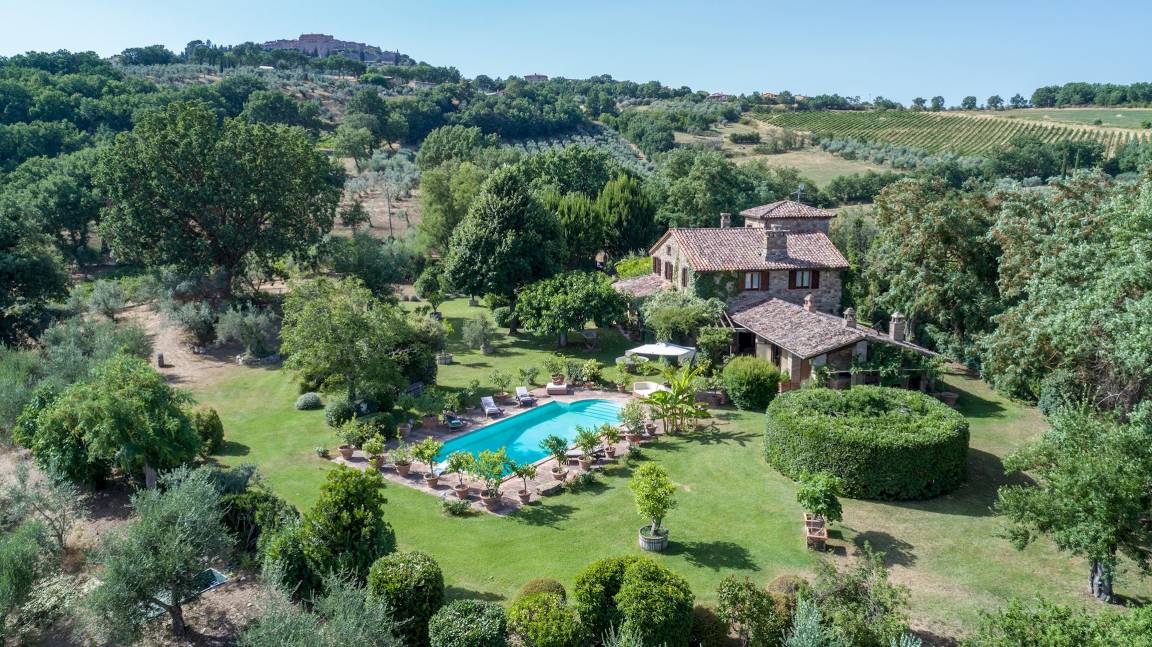 500 M² Villa ∙ 4 Schlafzimmer ∙ 8 Gäste - Todi