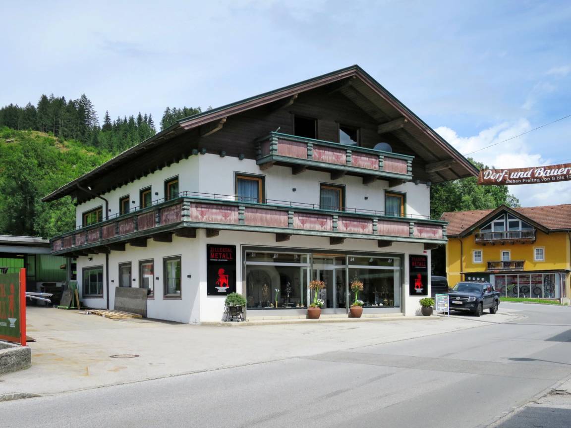 180 M² Ferienwohnung ∙ 4 Schlafzimmer ∙ 11 Gäste - Fügen