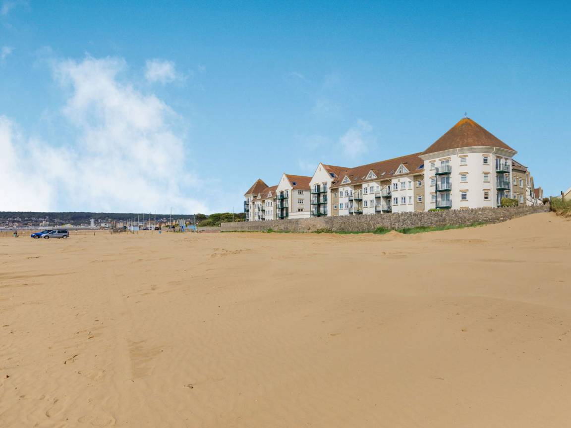Cottage ∙ 3 Bedrooms ∙ 6 Guests - Sand Bay