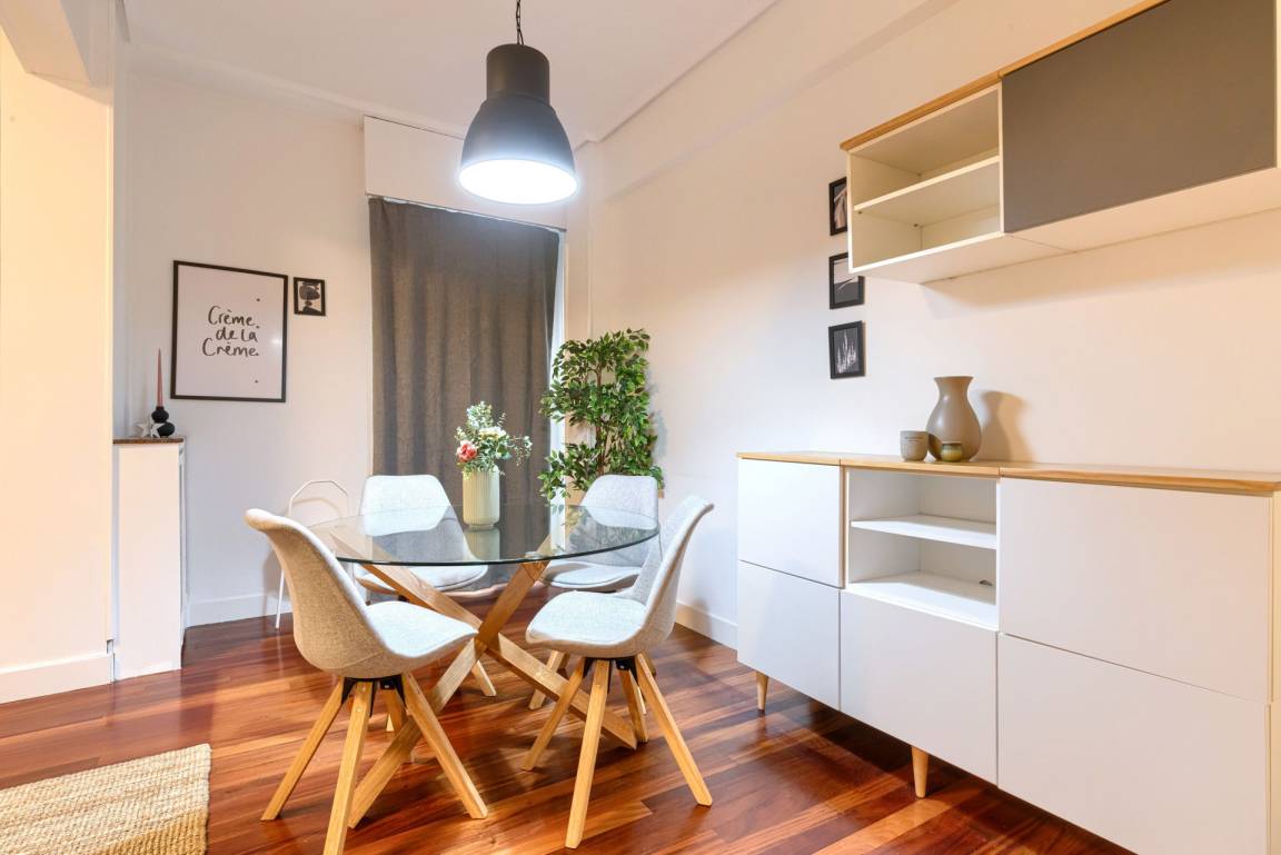 60 M² Apartment ∙ 2 Bedrooms ∙ 4 Guests - Bilbao