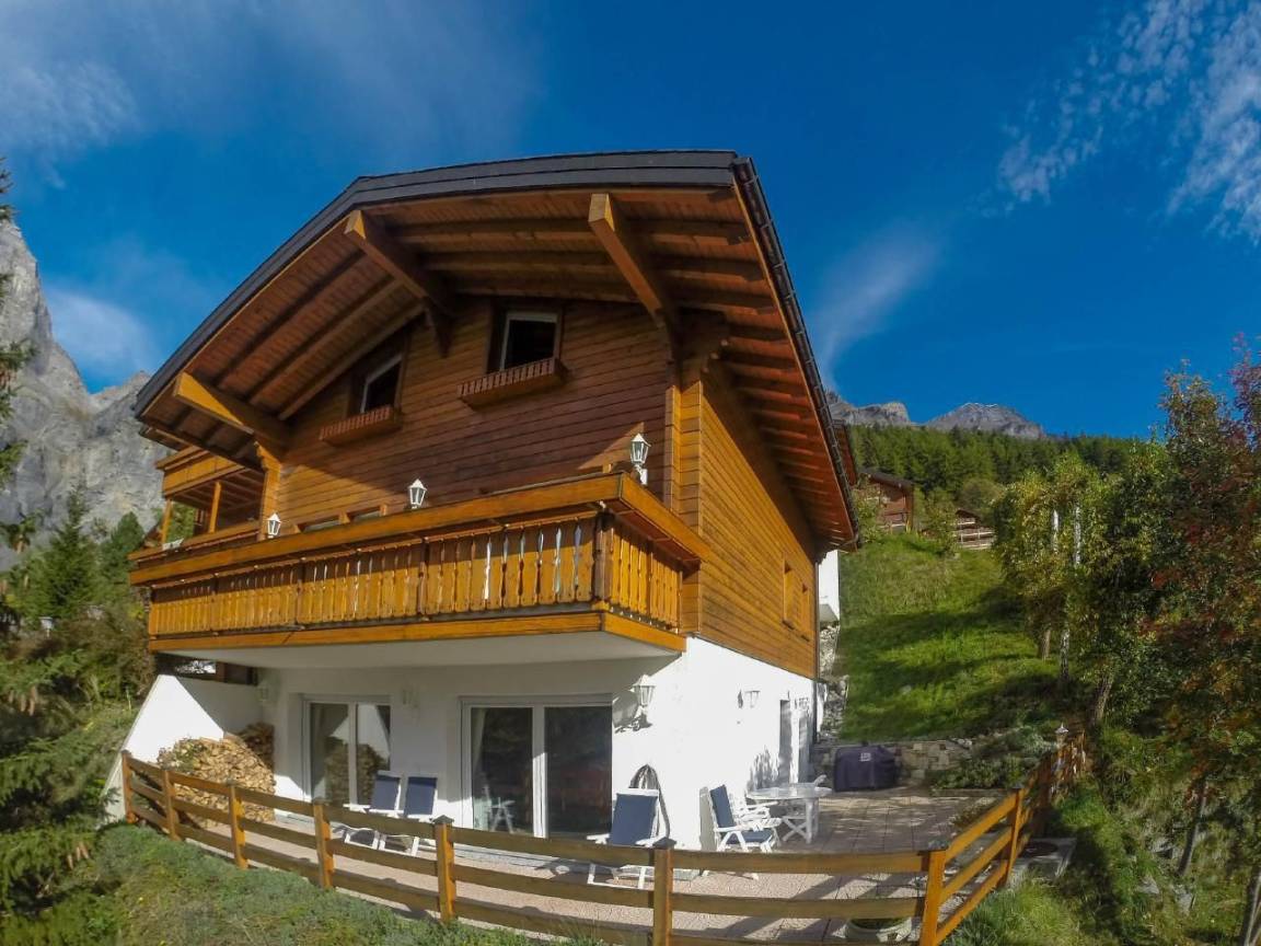 250 M² Ferienhaus ∙ 3 Schlafzimmer ∙ 6 Gäste - Leukerbad