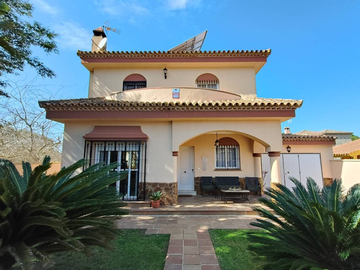 130 M² Villa ∙ 4 Makuuhuonetta ∙ 9 Vierasta - Chiclana de la Frontera