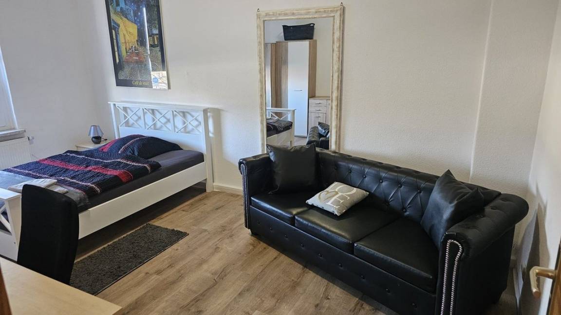 80 M² Ferienwohnung ∙ 3 Schlafzimmer ∙ 3 Gäste - Merseburg