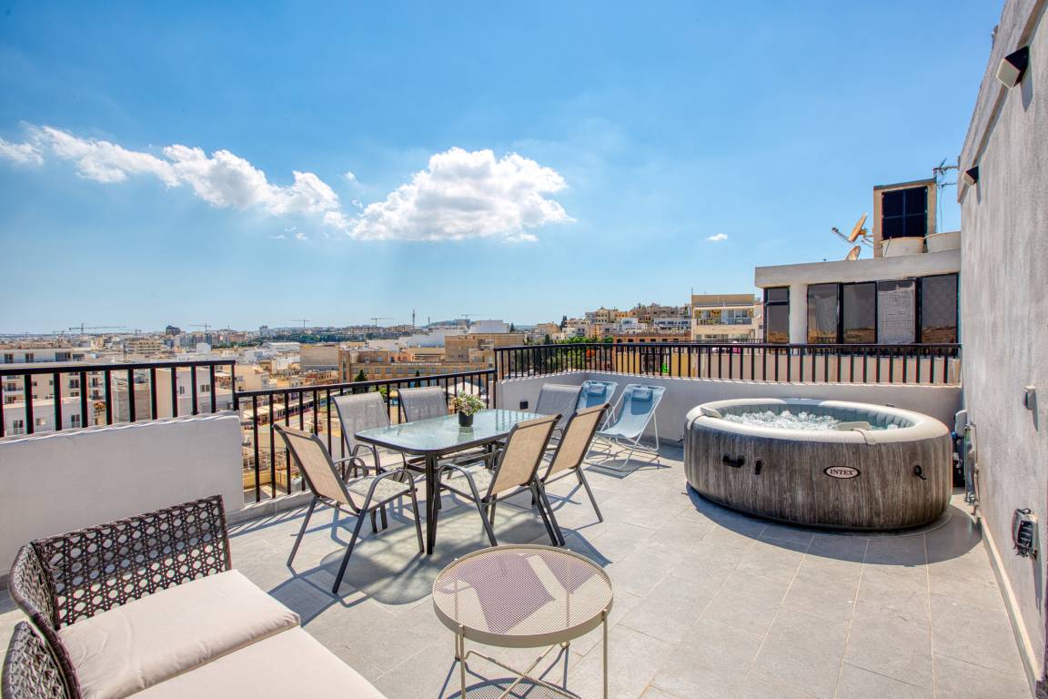 110 M² House ∙ 2 Bedrooms ∙ 6 Guests - Valletta