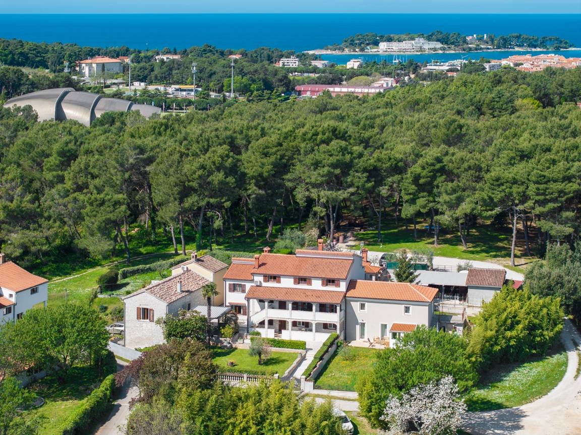 68 M² Apartment ∙ 2 Bedrooms ∙ 5 Guests - Poreč