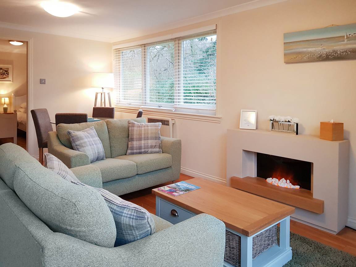Cottage ∙ 2 Bedrooms ∙ 4 Guests - Balloch